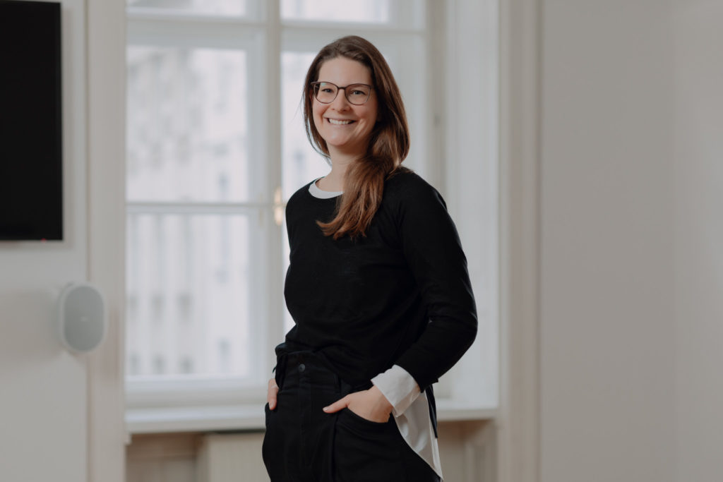 Alexandra Hahn-Prochaska - hrdiamonds Personal, Management ...